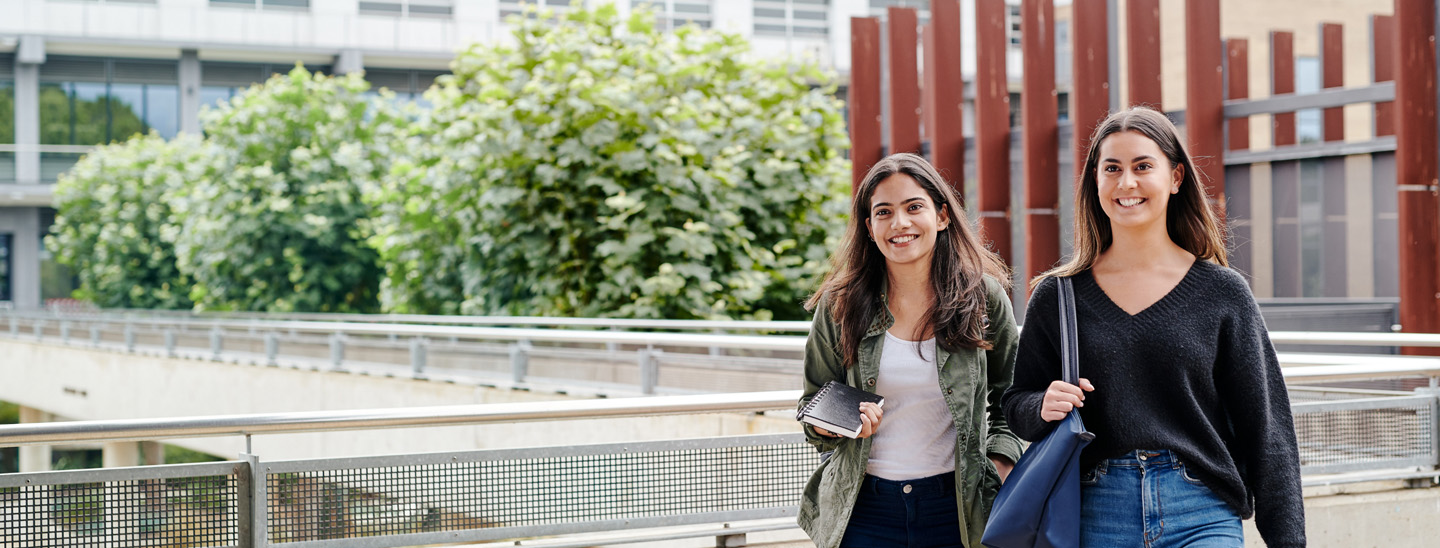 Home - Deakin College